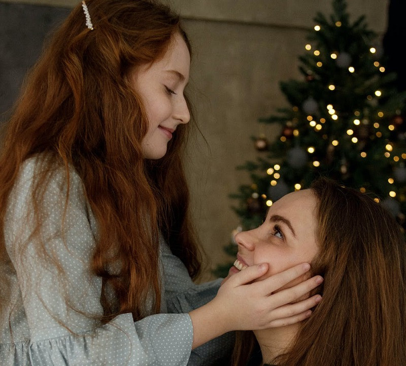 The 9 Types of Caresses (and What They Express) | 2024