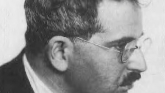 Walter Benjamin: Biography of This German Philosopher | 2024