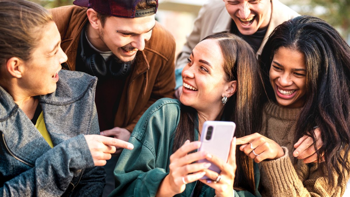 The Impact (positive and Negative) of Social Networks on Mental Health ...